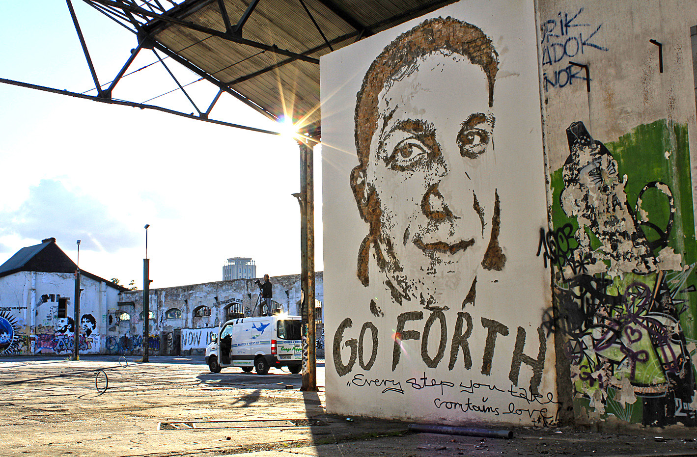 Street Art Vhils - sur Strip art le Blog